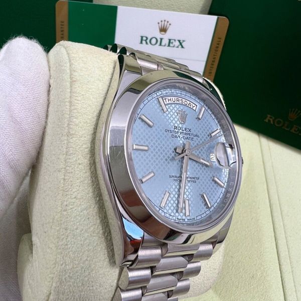 FS: 2018 Card Box Rolex Day-Date President 40 Platinum Blue Motif Dial ...