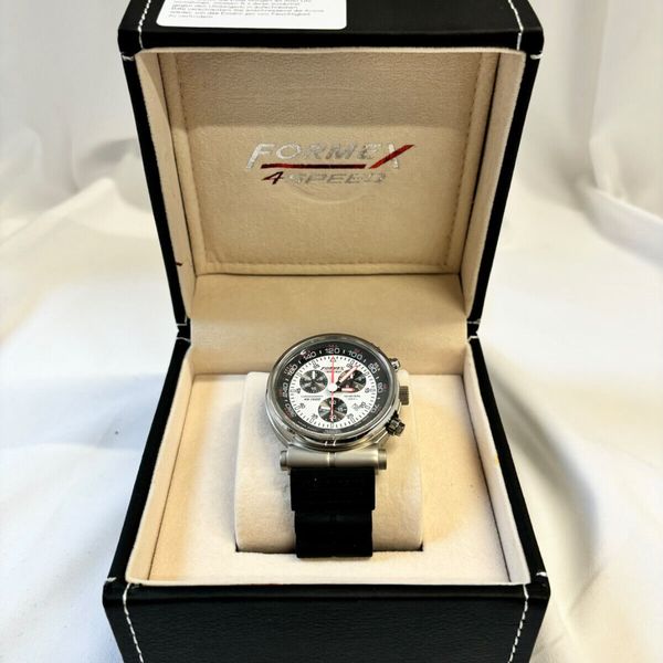 Montre chronographe à quartz Formex 4 vitesses Air | WatchCharts ...