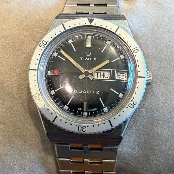 Vintage Timex Q Day/Date Quartz Divers Watch With Original Band ...