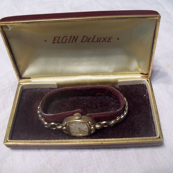 Vintage Elgin DeLuxe Women's Wristwatch with Original Elgin DeLuxe Case ...