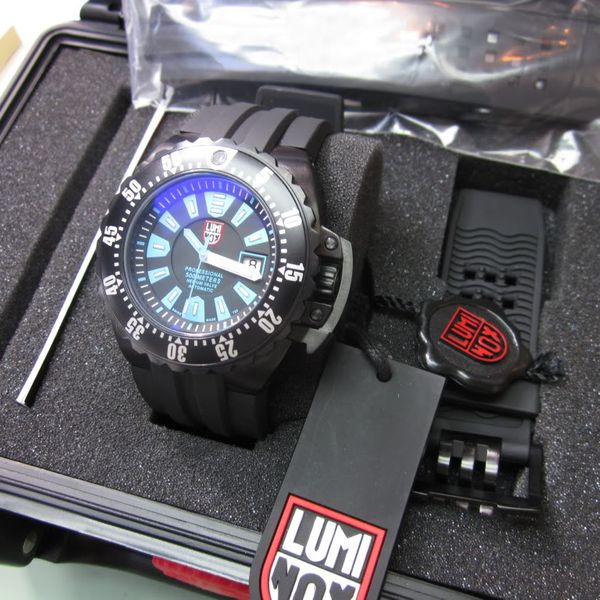 FS - LUMINOX Deep Dive Automatic - Blue Dial - LNIB - CHEAP! | WatchCharts Marketplace
