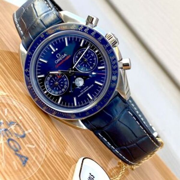 Brand New ‘2020’ Omega Speedmaster Moonphase Blue Sunburst Stainless ...