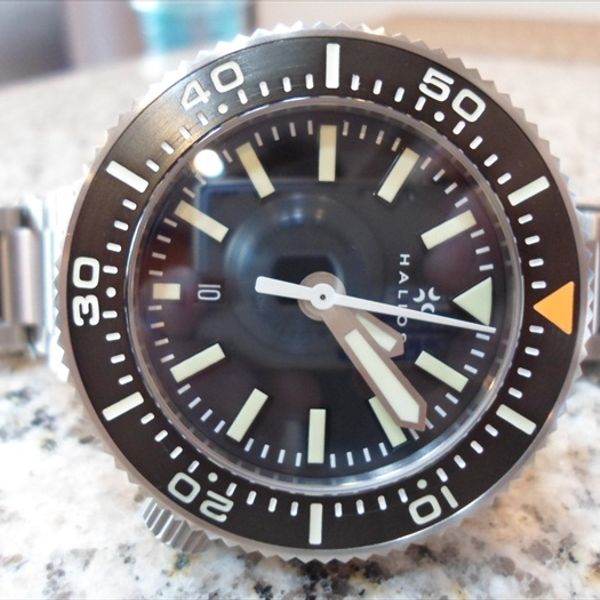 SOLD MINT Halios Stainless Steel Puck black dial, complete kit ...