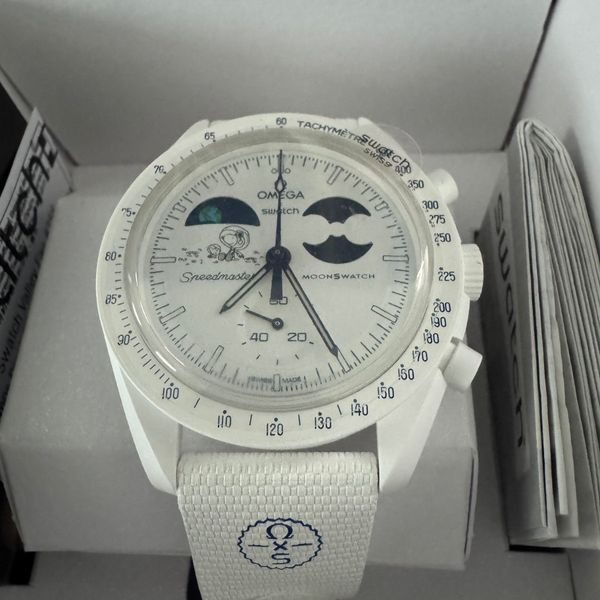 Omega x Swatch MoonSwatch Snoopy Moonshine Gold Cold Moon Limited ...