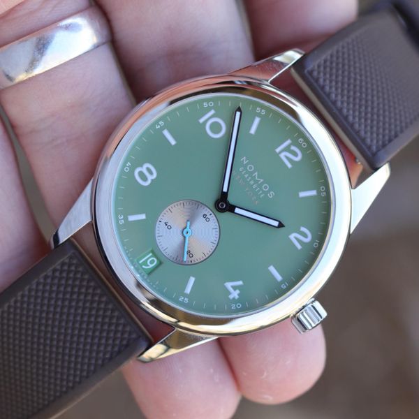 [WTS] 2022 Nomos Club Date 38 Hodinkee Exclusive #/75 Reseda Green ...
