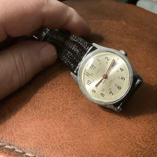 VINTAGE TIMEX 1984 24HR dial with date. Red second hand. New crystal ...