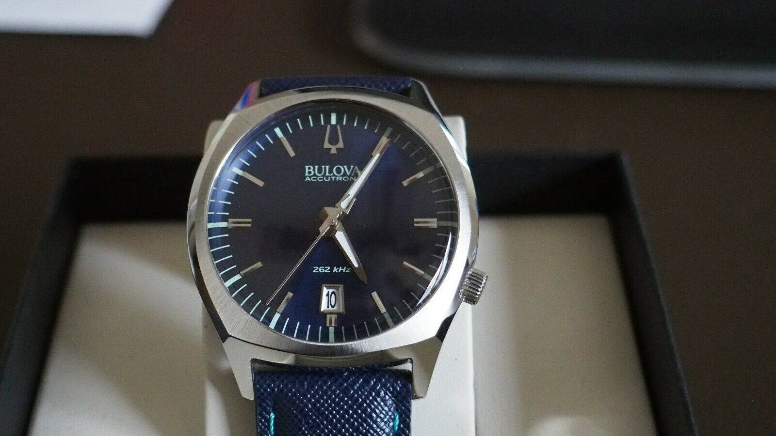 Bulova Accutron I I Surveyor Blue 96b212--- Gorgeous!!!!--262 khz ...
