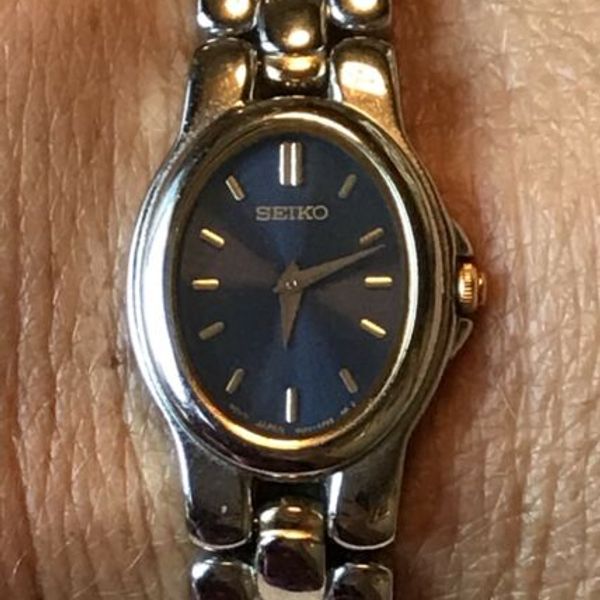 Seiko Two-tone Polished Stainless & Gold Navy Oval Dial 1n00-6t20 ...