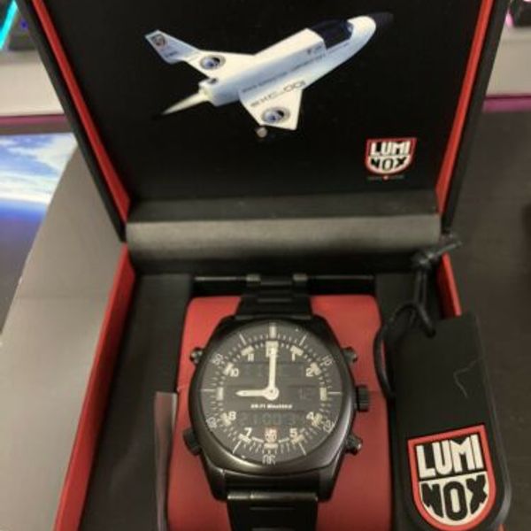 Luminox 9042 Sr 71 Blackbird | WatchCharts