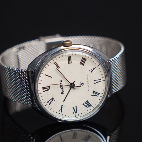 Raketa mechanical vintage watch 19 jewels Paketa ussr 1980s ...
