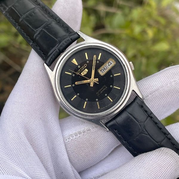 Vintage Seiko 5 Automatic Beautiful Dial Made in Japan Mens watch 7019-6081 | WatchCharts ...