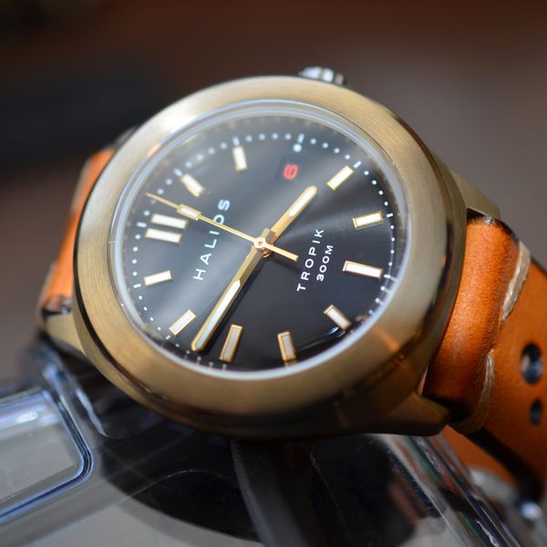 Halios Tropik B | WatchCharts Marketplace