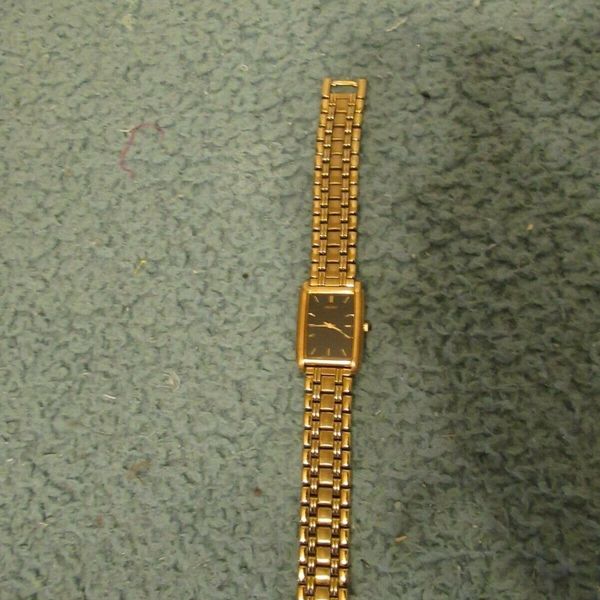 Vintage Seiko V701-5E49 Men Gold Rectangle Analog Quartz Watch Hours~New Battery | WatchCharts ...