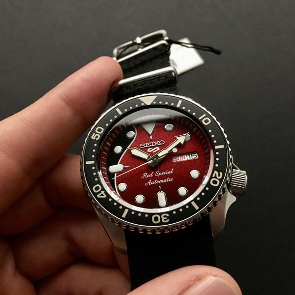 [WTS] Seiko 5 Sports Brian May "Red Special" SRPE83K1 Limited Edition ...