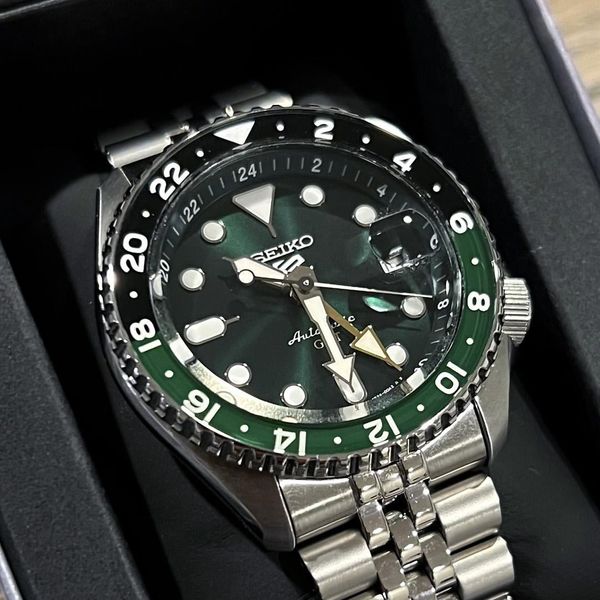 [WTS] Seiko 5 Sports GMT Green Dial SSK035 42.5mm | WatchCharts Marketplace