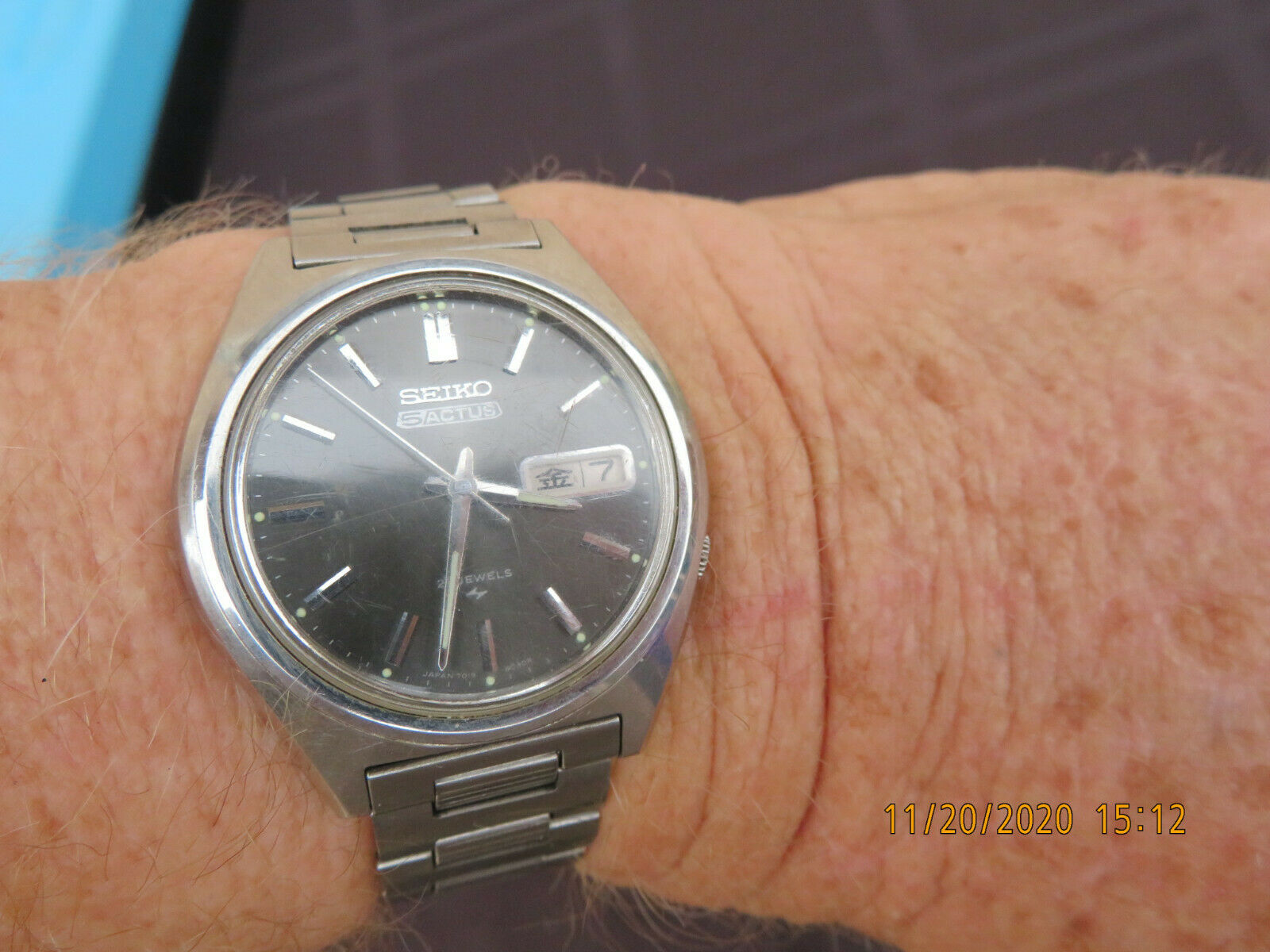 Vintage SEIKO 5 ACTUS 21 JEWELS 7019-8010 Automatic Wristwatch Black Dial | WatchCharts