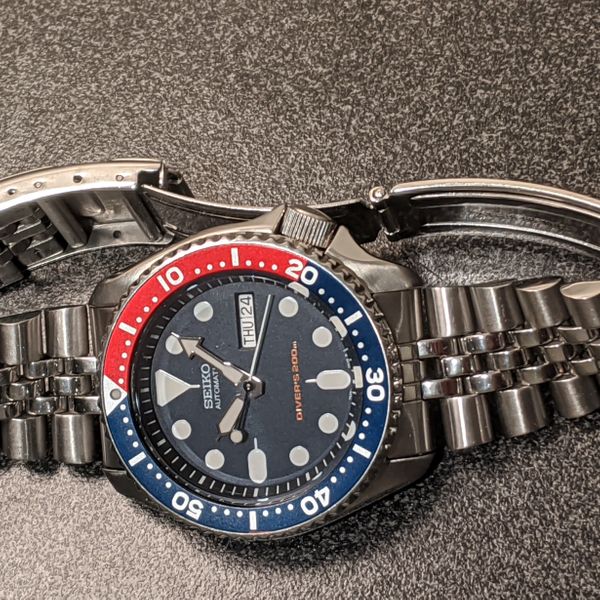 FS: Seiko SKX009 new OEM bezel and crystal very nice on original ...
