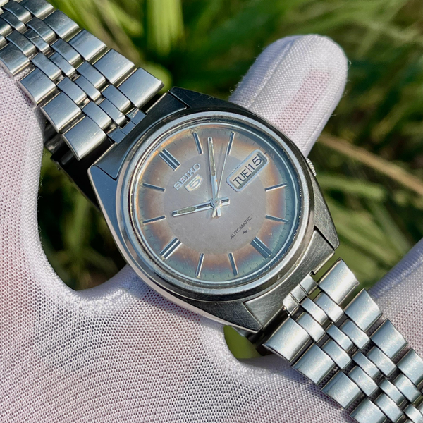 Vintage Seiko 5 patina Dial Automatic Japan Made Menâ s Watch 7009-8740 ...