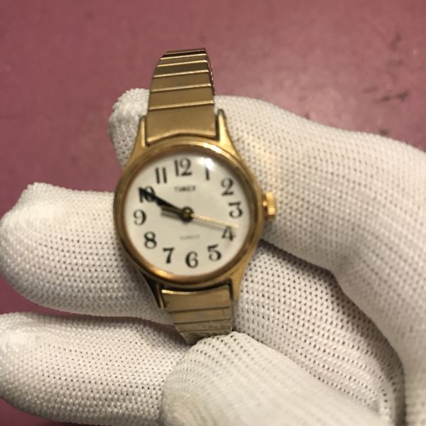 Vintage Timex Ladies Quartz Watch model T54 . New Battery. works fine ...