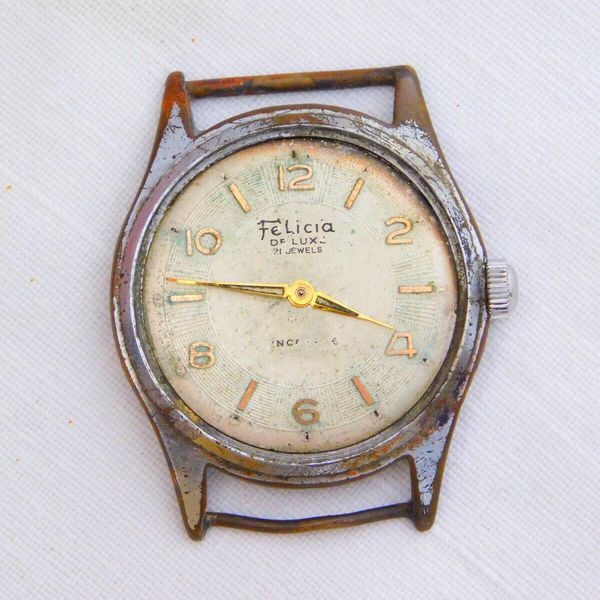 Vintage Felicia Deluxe 17 Jewels Incabloc Manual Wind Chrome Plated ...