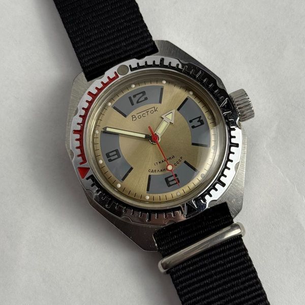 VOSTOK AMPHIBIA Sectors Dial Vintage USSR Soviet Diver Watch 200m ...