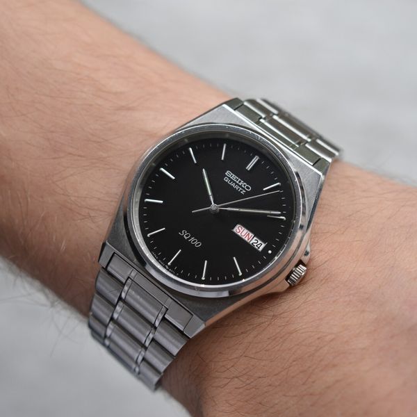 November 1985 Vintage Seiko Quartz Black Dial Steel Mens Bracelet Watch ...