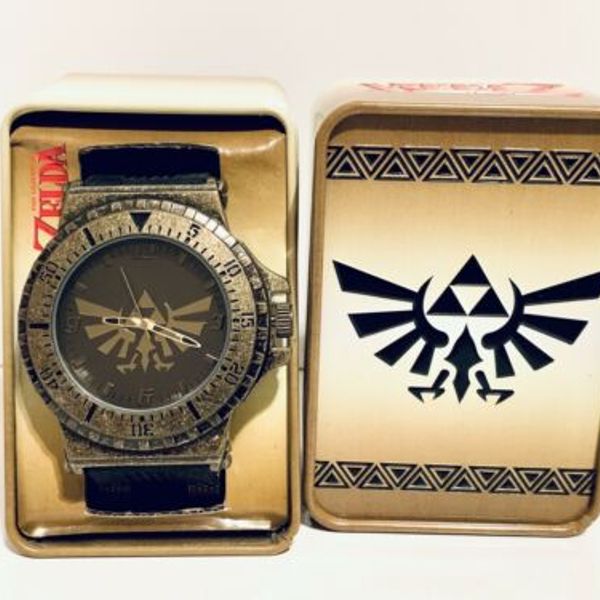 Legend of Zelda Mens SILICON Watch Hyrule Triforce Crest Nintendo in ...