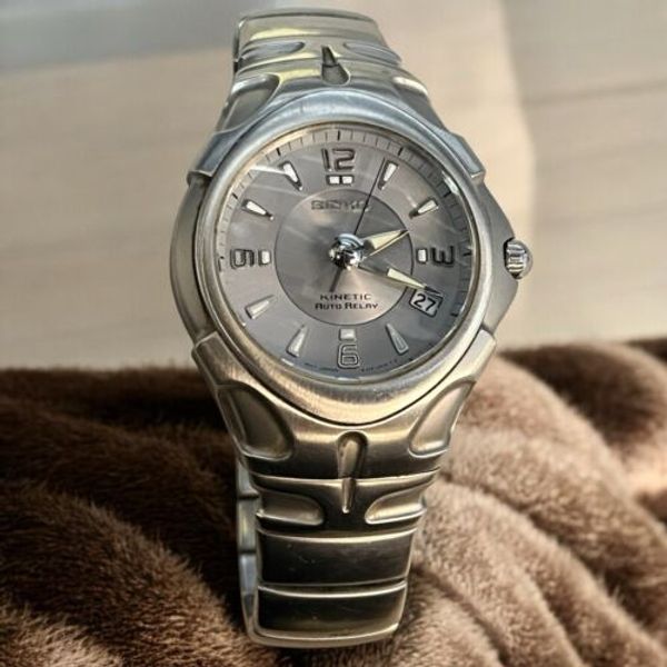 SEIKO KINETIC AUTO RELAY 5J22-0A40 GENTS WATCH 40MM | WatchCharts Marketplace