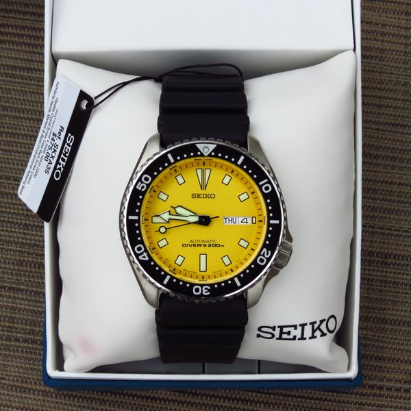 SOLD excellent Seiko SKXA35 barely worn with box | WatchCharts