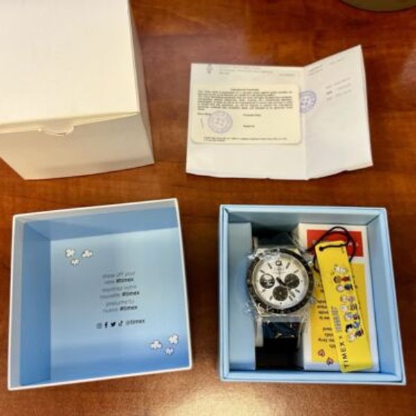 Timex Q Chronograph x Peanuts Snoopy Limited Edition 40mm TW2W68900 ...
