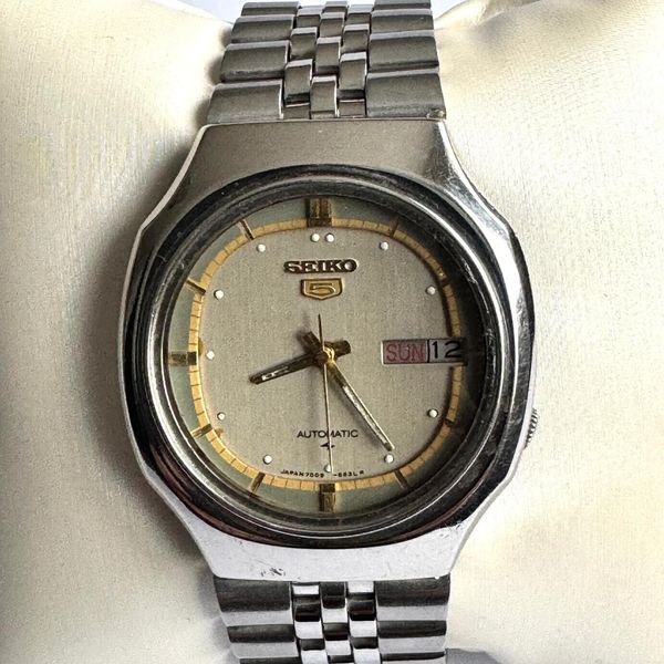 Vintage Seiko 5 Automatic Men Watch, Day/Date, Used. I-04 | WatchCharts Marketplace