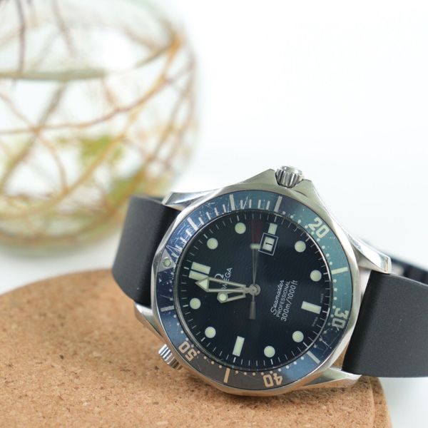 Omega GoldenEye (007) Seamaster Diver 300M Quartz Ref. 2541.80.00 ...