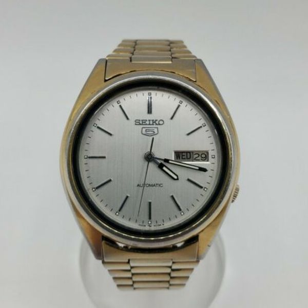 Vintage Seiko 5 Silver Dial Men's 7009- 3040 Stainless Day Date Automatic | WatchCharts