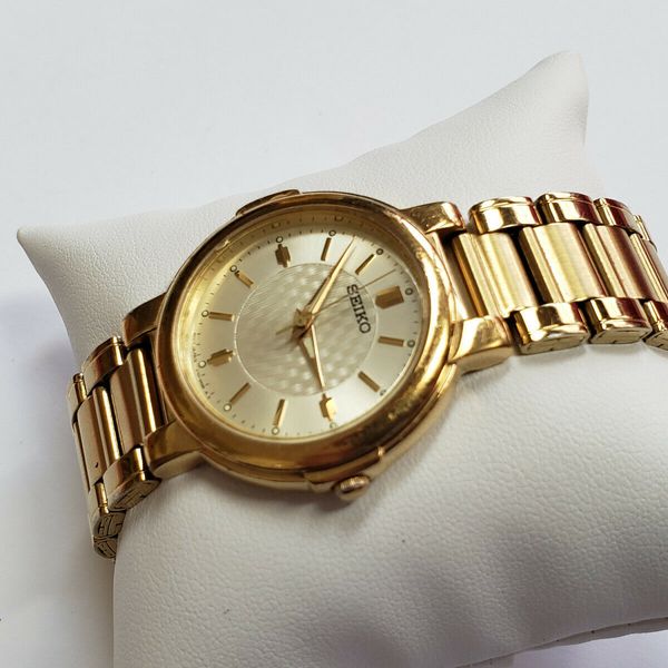 men's Seiko V701-2f30 gold tone stainless steel back watch ...