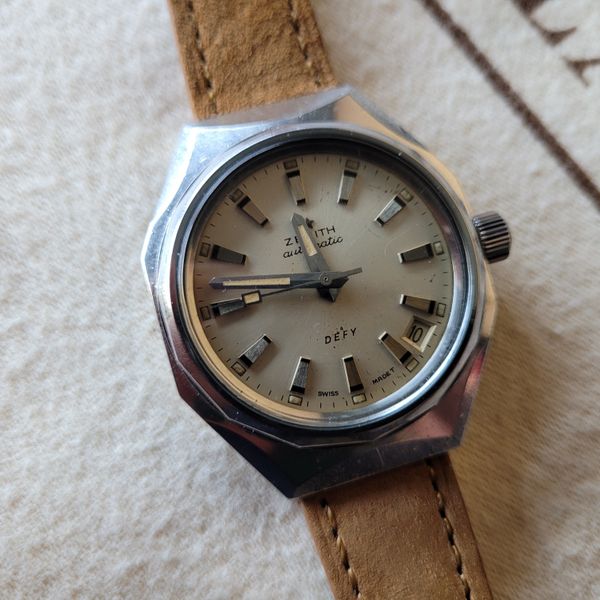 SOLD: Vintage 1970 Zenith Defy A3643, white dial | WatchCharts Marketplace