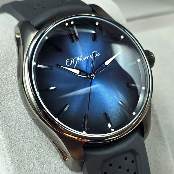 H. Moser & Cie. Pioneer Blue Fume, 43mm steel case with black DLC ...
