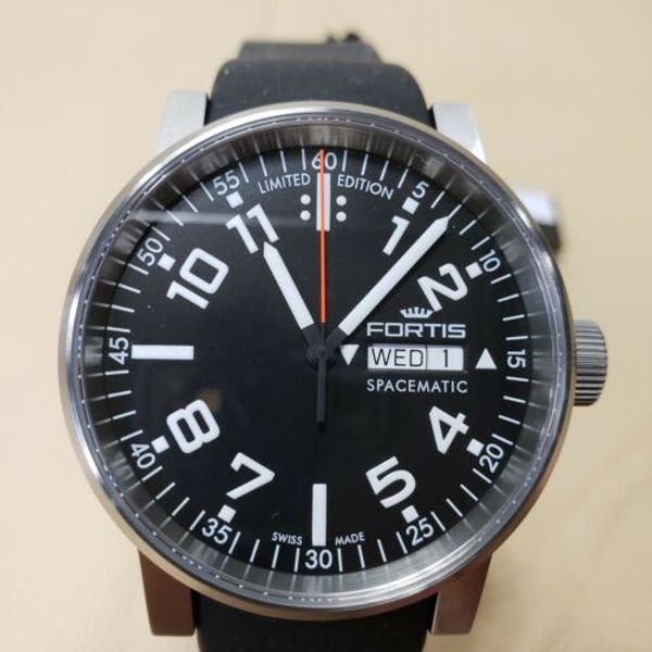 New Fortis Spacematic Pilot Professional Day/Date Limited Edition 623. ...