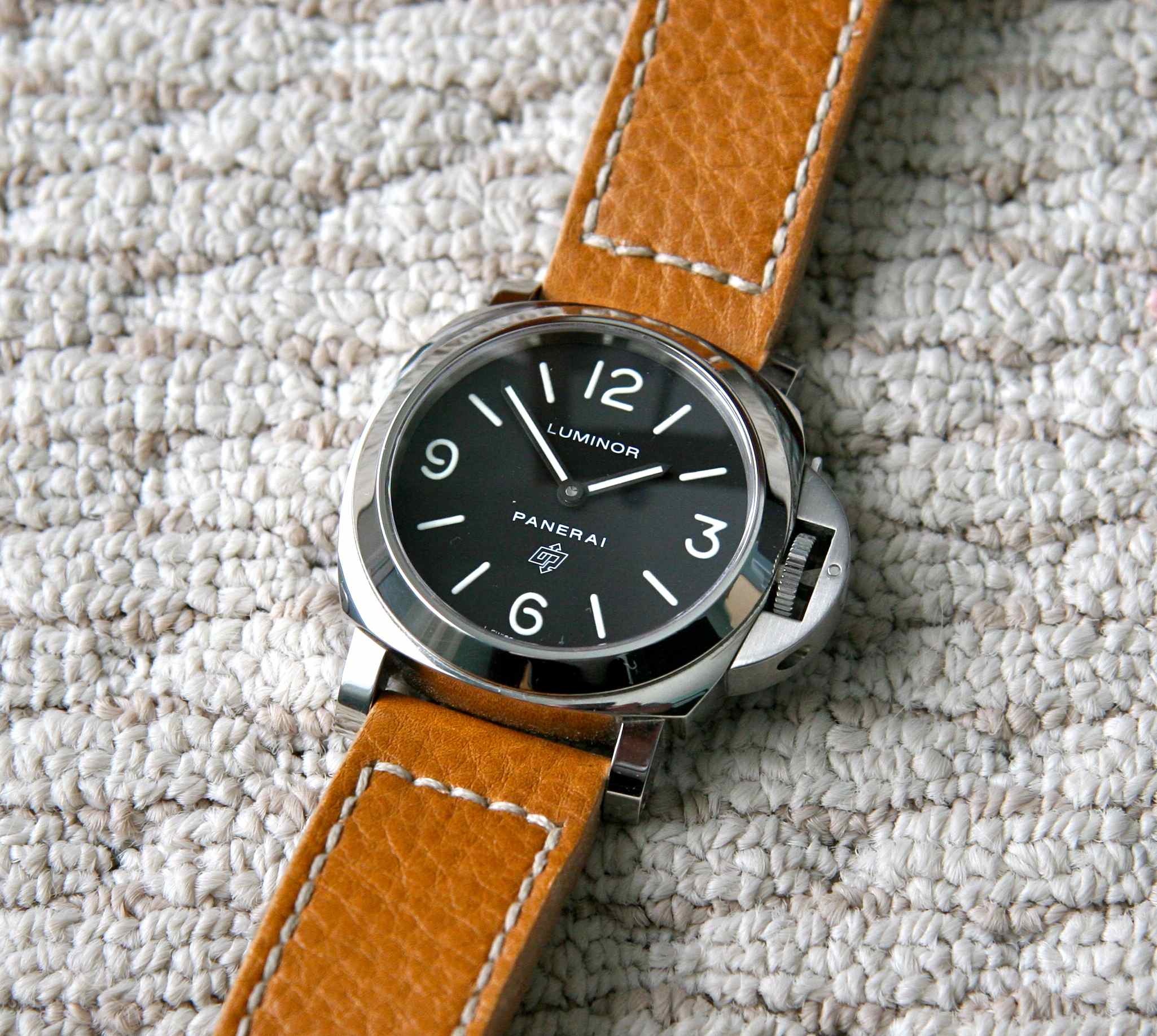 ARCHIVE>>PAM 000 LOGO R serial number Complete | WatchCharts