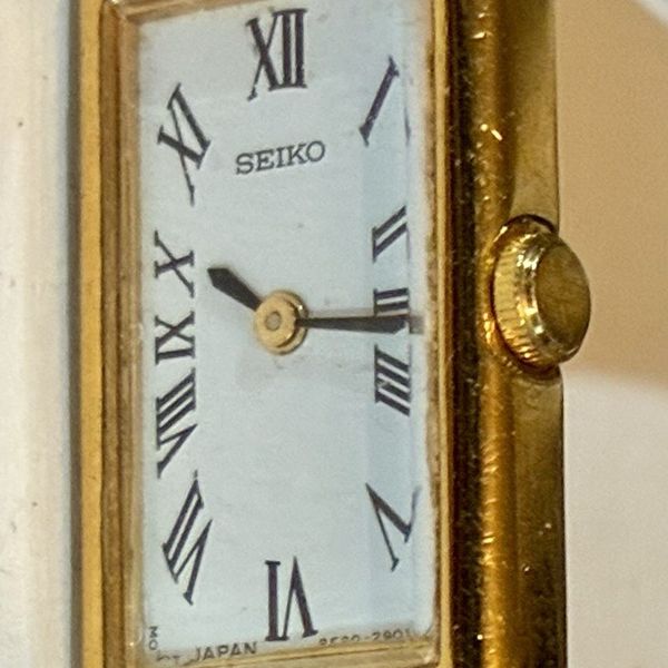 Seiko Ladies Vintage Running Roman Numeral Watch 2E20-6129 ...