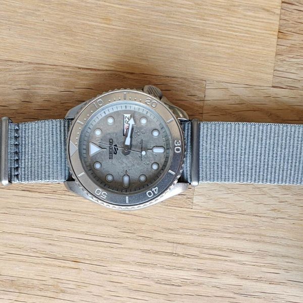 Seiko 5 Cement Dial SRPG61 - barely worn, excellent condition ...