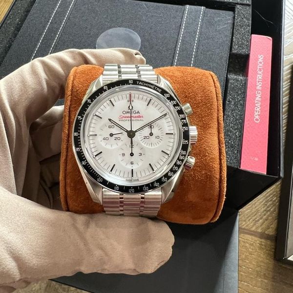 Omega New white dial speedmaster moonwatch BNIB , complete. Cheap ...