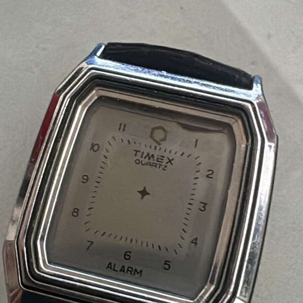 Timex L Illusion LCD Watch Sil. tone Color Parts OR REPAIR ...