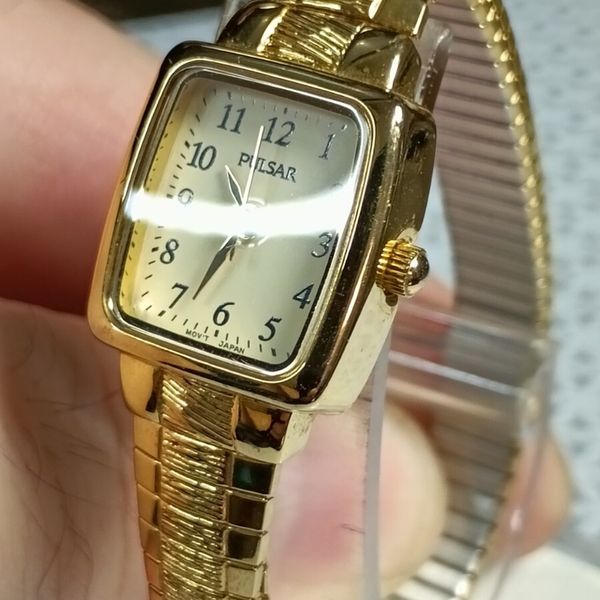 PULSAR By SEIKO Vintage Women's Watch Gold Tone V811-X055 Quartz Tank ...