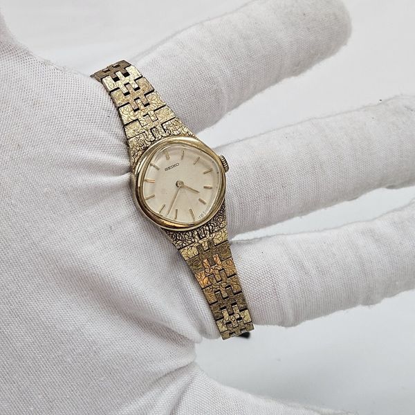 Rare Vintage Seiko Women's Gold Tone Dress Wrist Watch 11-8329 Mechanical Wind | WatchCharts ...