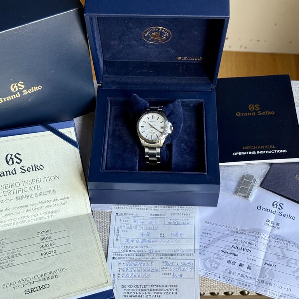 Grand Seiko SBGM025 - 39.5mm 9S66 Automatic White Dial GMT, Blue GMT ...