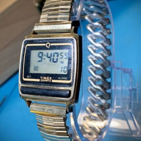 Vintage Timex Q Digital Watch Gold Tone S Cell LCD New Battery ...