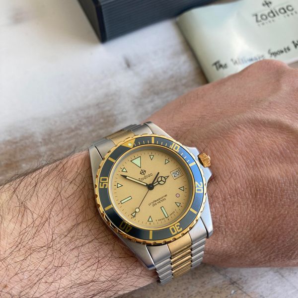 [WTS] Zodiac red dot diver | WatchCharts