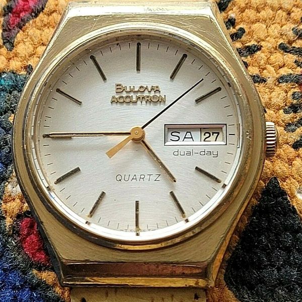 Vintage Bulova Accutron dual-day 2423.10 Quartz 1977 Gold Watch Early ...