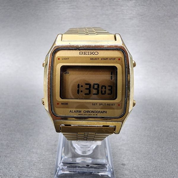Seiko Digital Watch Men 34mm Alarm Chronograph Gold Tone Rectangle READ ...