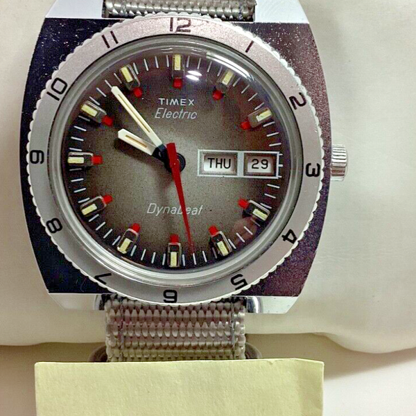 Vintage 1975 Timex Electric Dynabeat Men Dive Style 40MM Day Date Watch ...